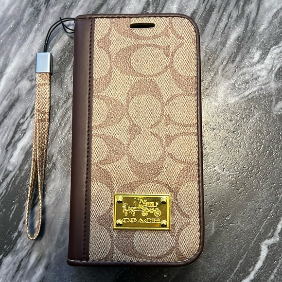 Coach | Cell Phones & Accessories | Coach Iphone 2 Case Like New | Poshmark